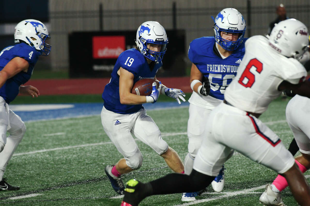 Manvel Mavericks bounce back against Friendswood Mustangs
