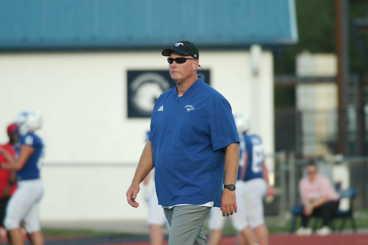 Manvel Mavericks bounce back against Friendswood Mustangs