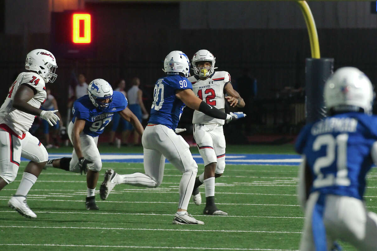 Manvel Mavericks bounce back against Friendswood Mustangs