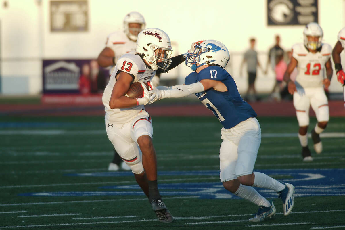 Manvel Mavericks bounce back against Friendswood Mustangs