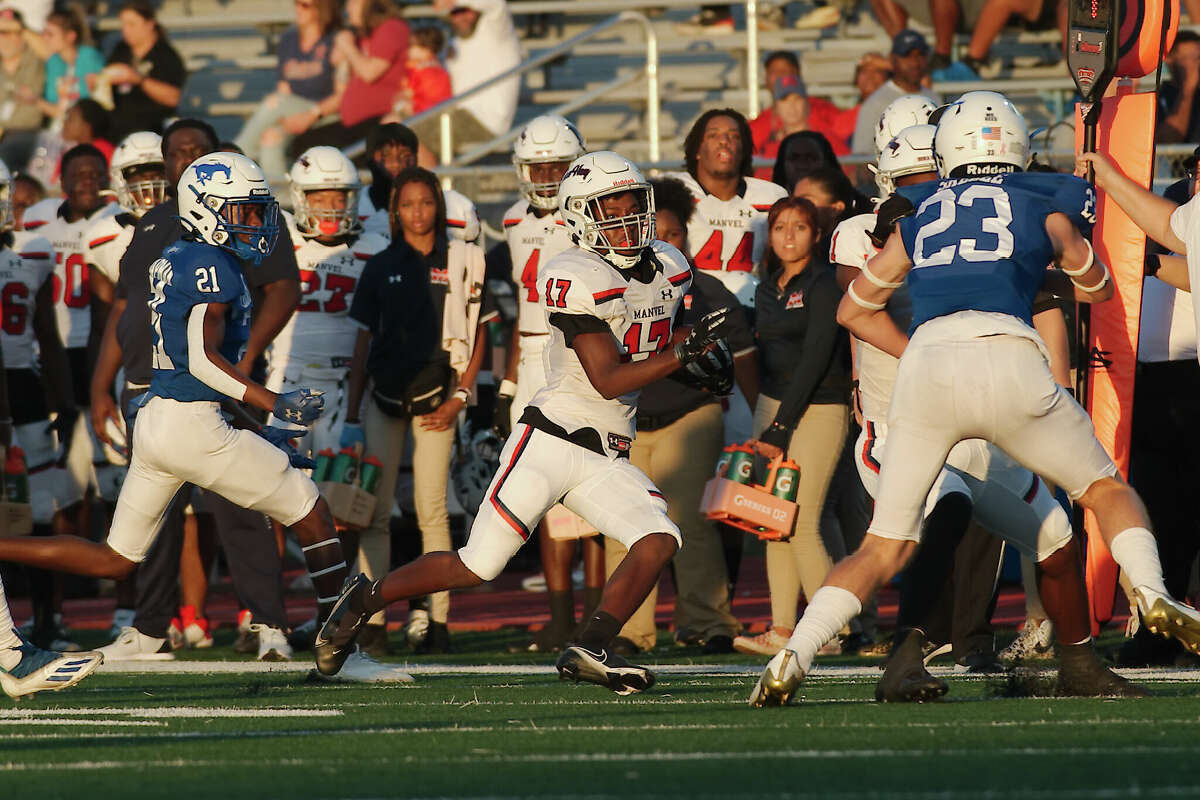 Manvel Mavericks bounce back against Friendswood Mustangs