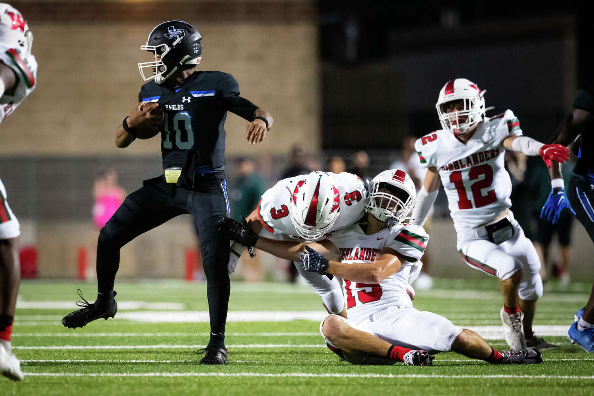 New Caney Eagles defeat The Woodlands Highlanders