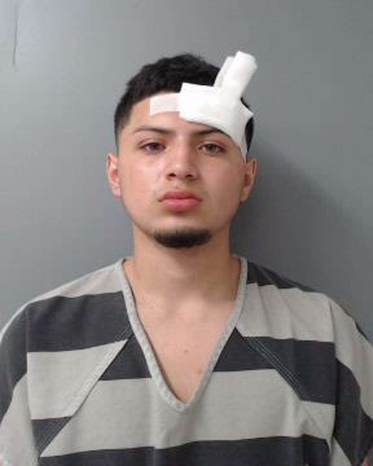 FBI arrests five men in Laredo, including murder suspect