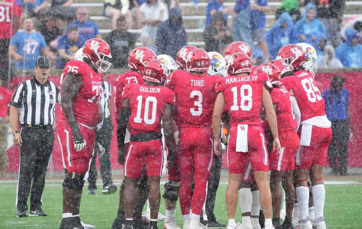 Houston Cougars suffer blowout loss to Kansas Jayhawks