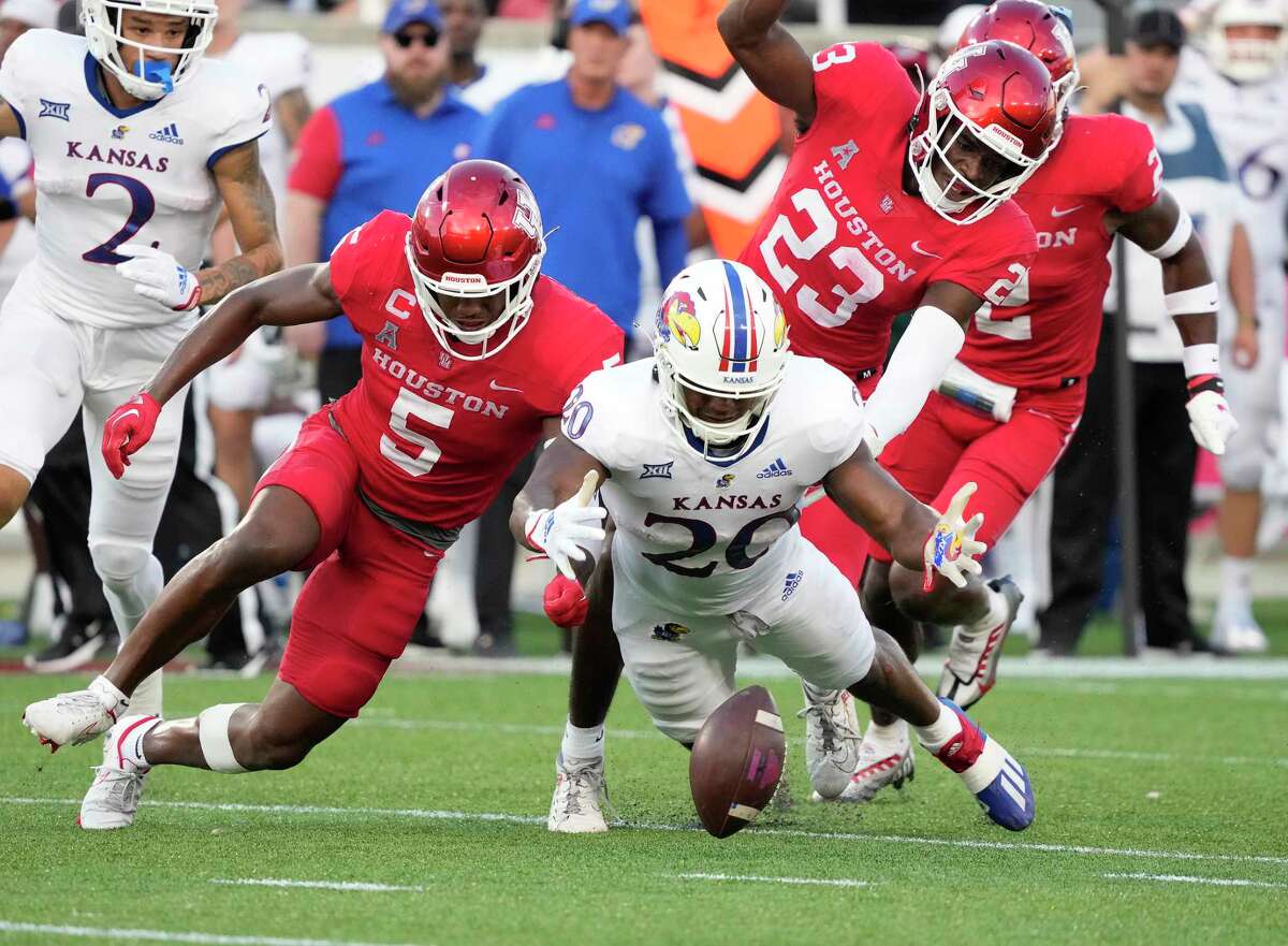 Houston Cougars suffer blowout loss to Kansas Jayhawks