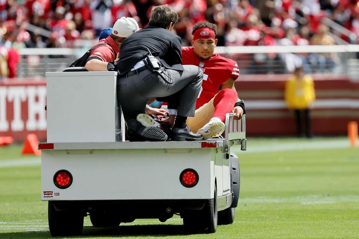49ers' Trey Lance replaced by Jimmy G after scary ankle injury