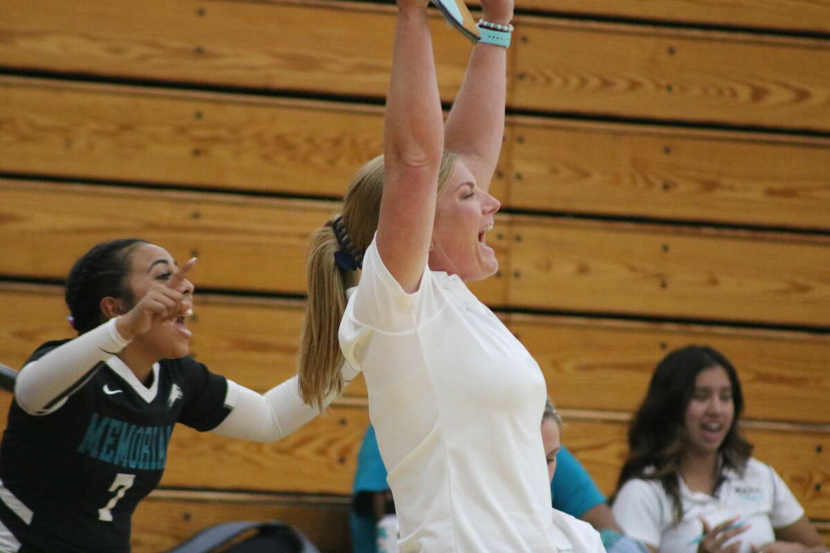 Lady Mavs surprise Dobie with grueling 3-2 victory