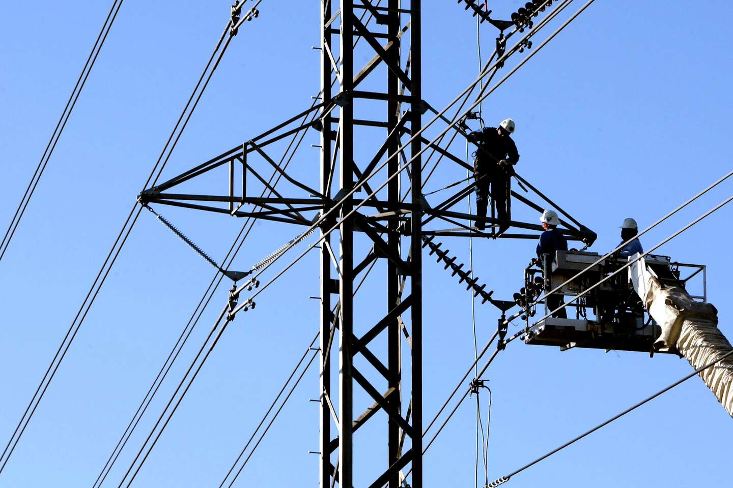CPS Energy OKs $175M transmission project to strengthen grid