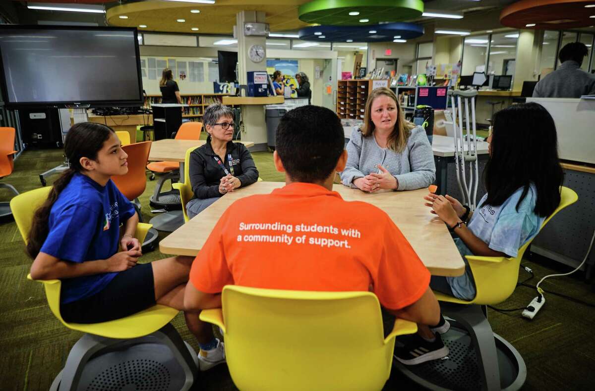 Life lessons: Communities in Schools of Houston provides social service ...