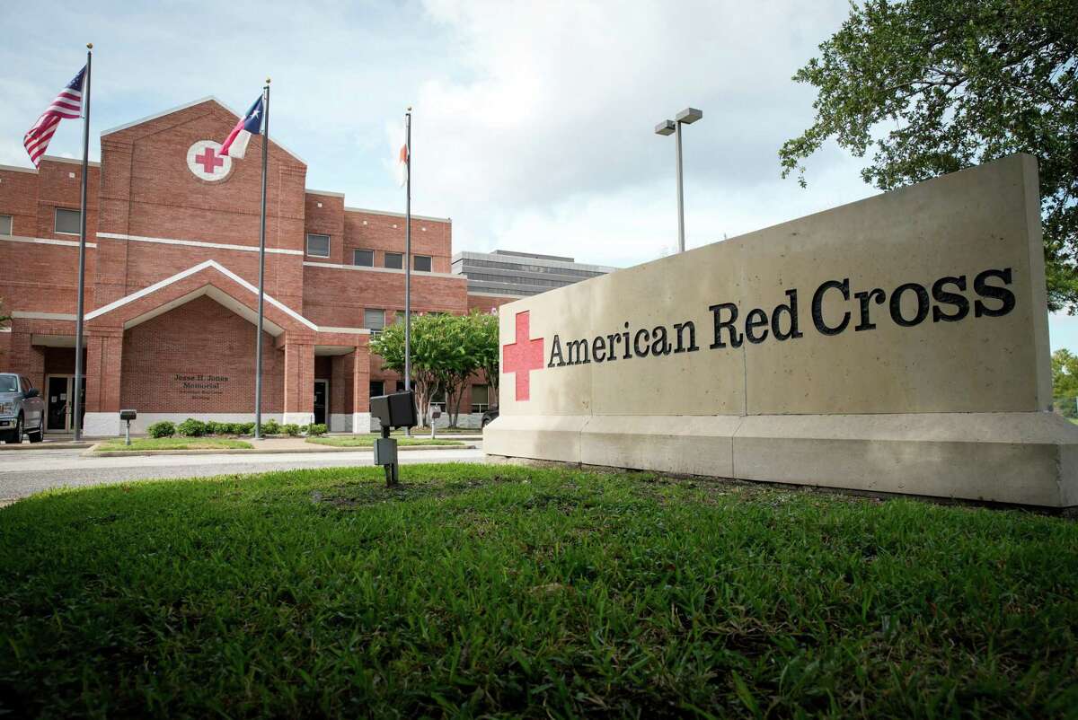 2 high school seniors represent the Houston region at Red Cross’ youth ...