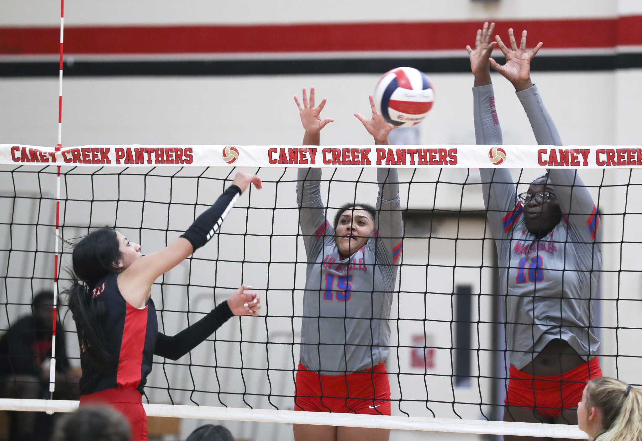 High school volleyball: Oak Ridge tops Caney Creek for District 13-6A win