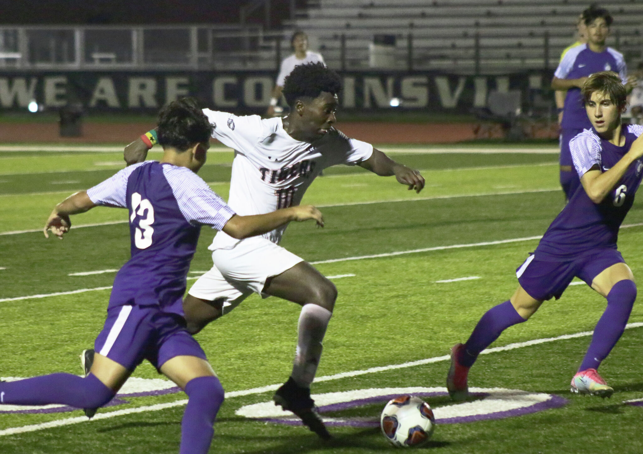 Kahoks top Tigers with late goal by Reiniger