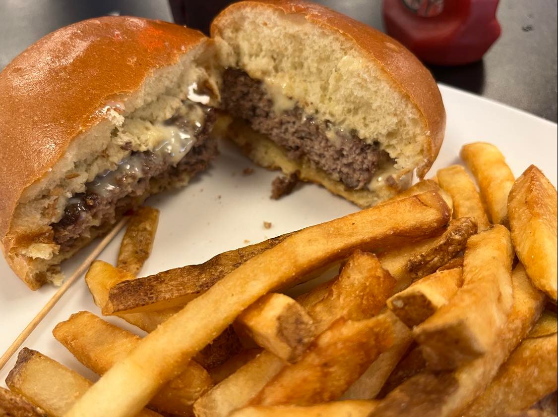 Out to Lunch with Tori: Red Oak Family Restaurant's dam burger