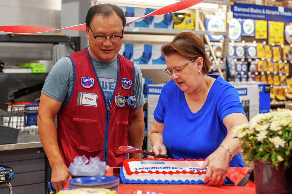 Long-time Midland resident celebrates U.S. citizenship; Mark Xu Jian ...