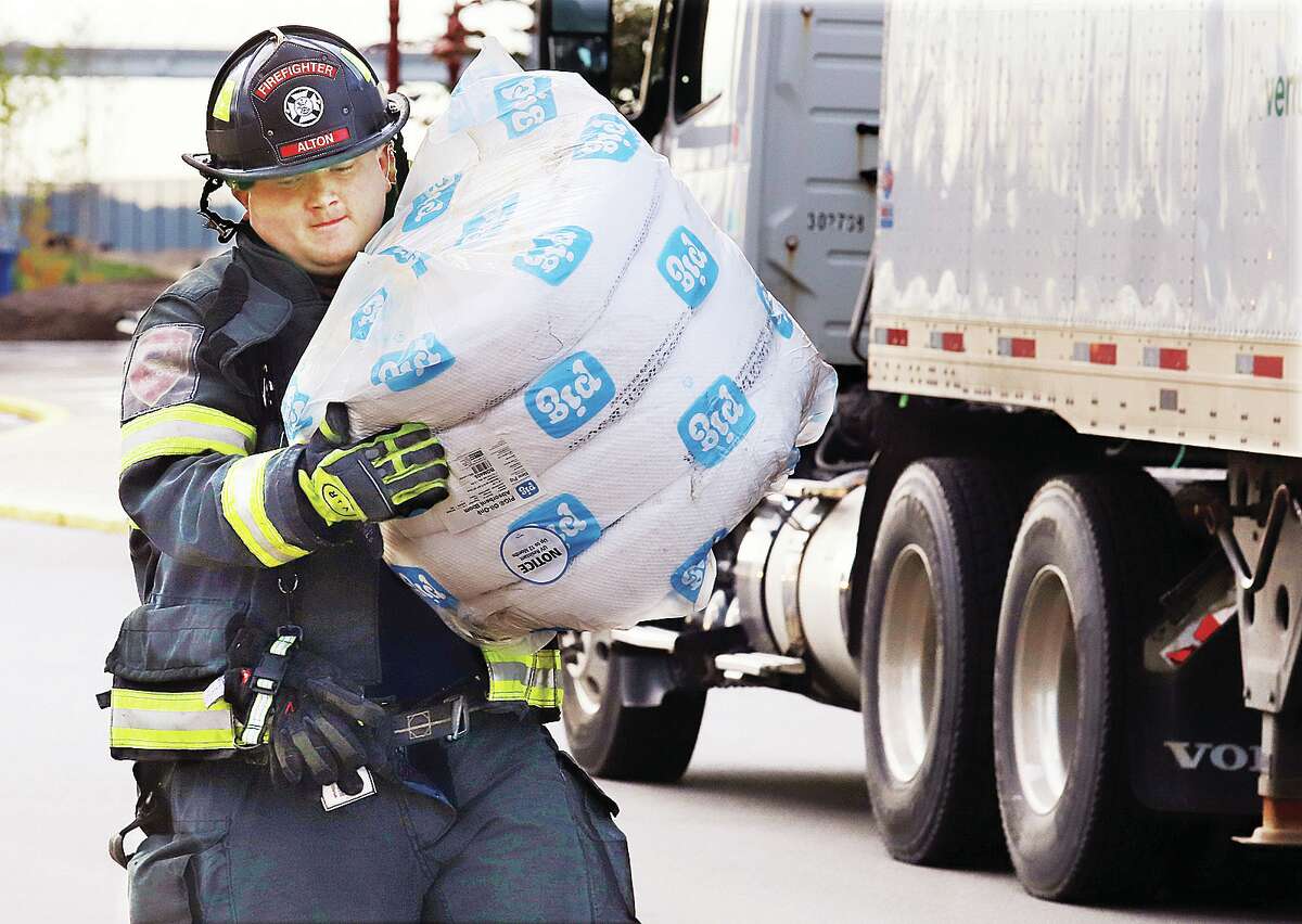 Sulfuric acid spills outside Alton casino