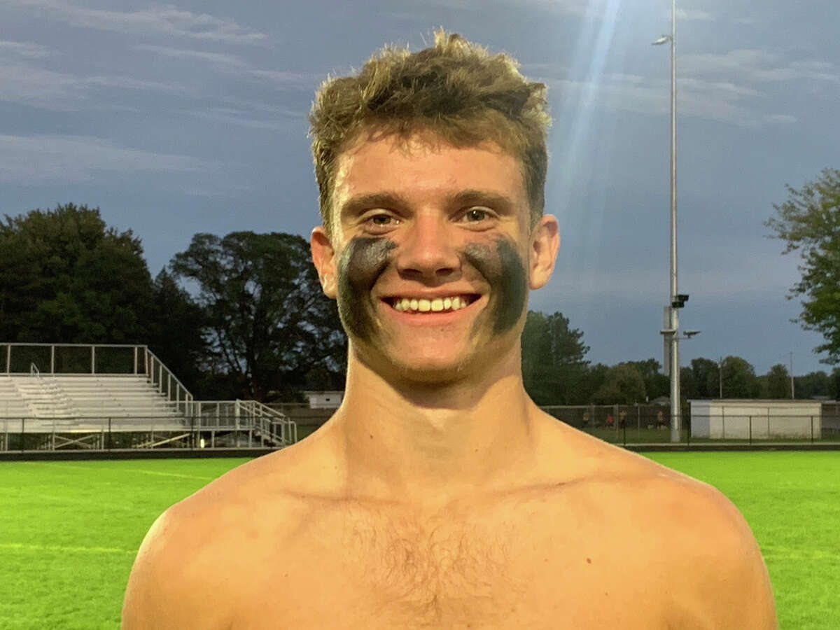 Lancers romp in key showdown, take over 1st place