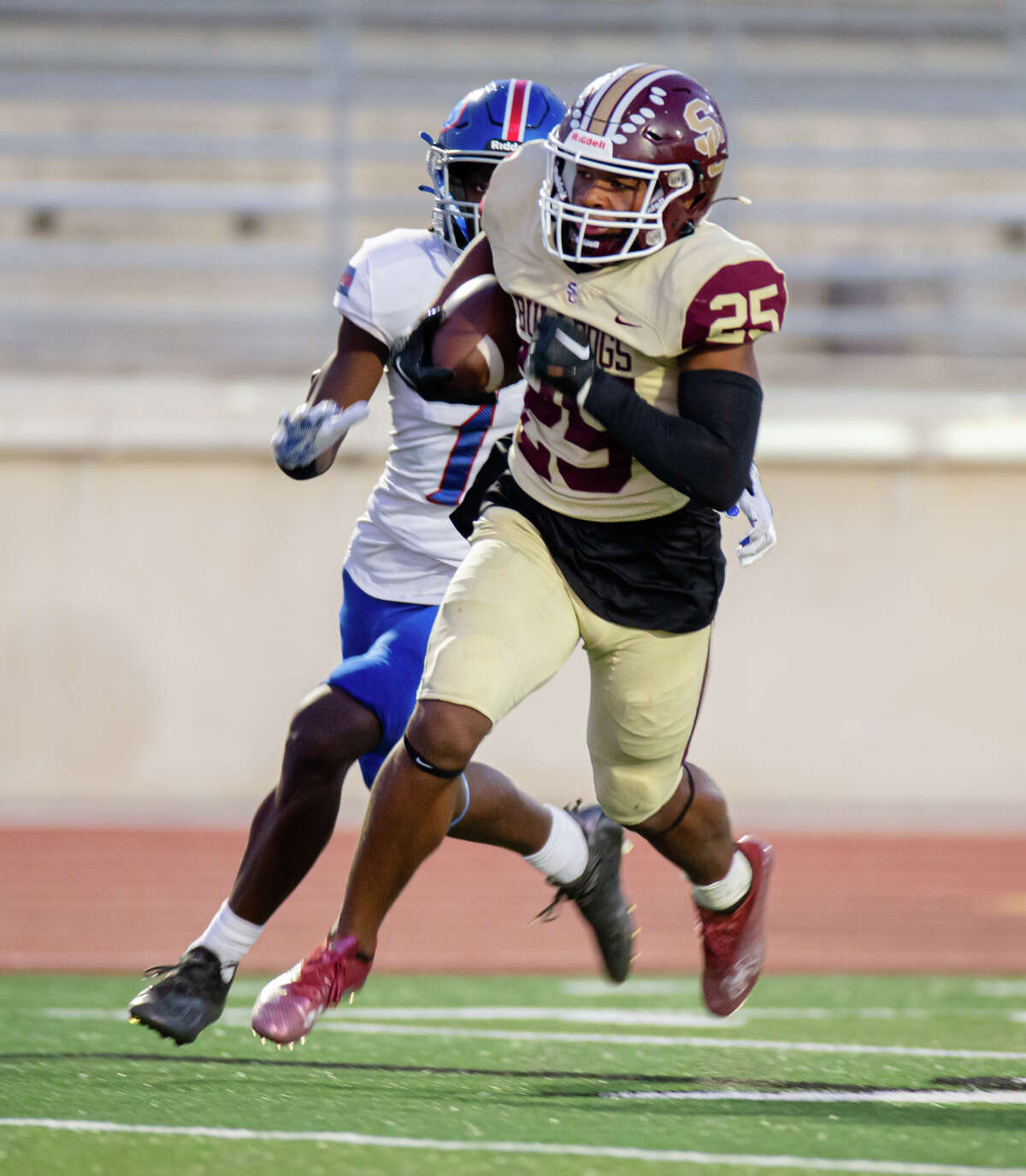 Summer Creek Bulldogs blow out Beaumont West Brook Bruins