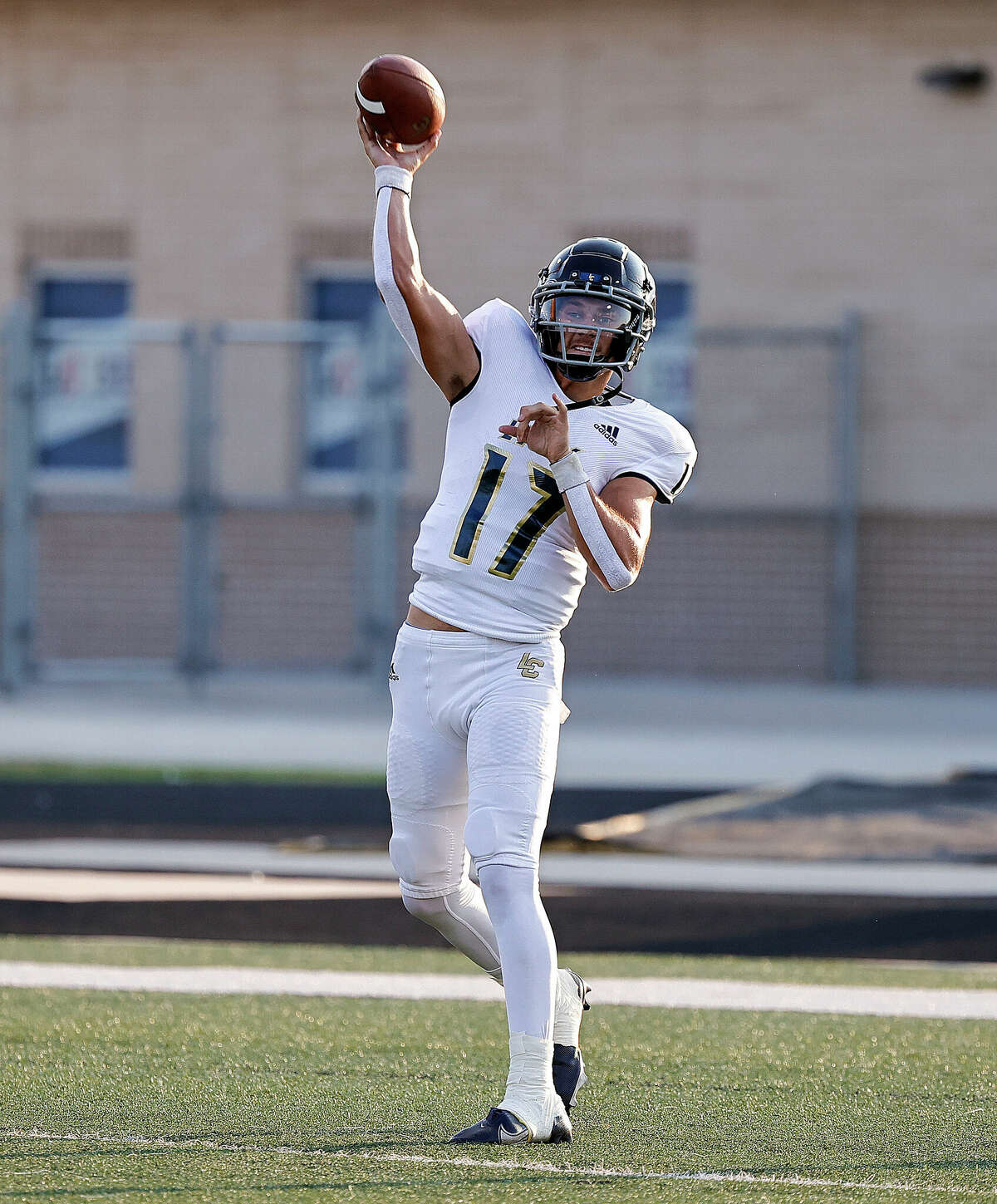 Lake Creek Lions rout Randle in district opener