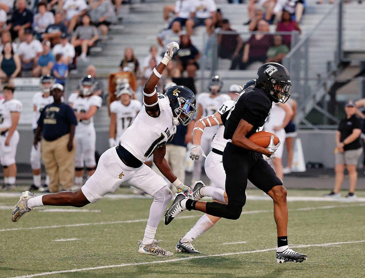 Lake Creek Lions rout Randle in district opener