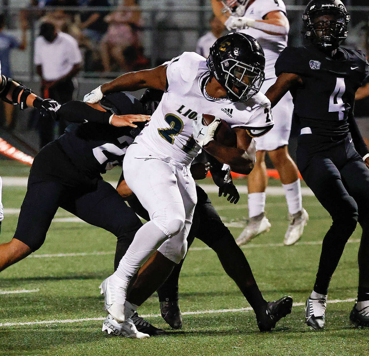 Lake Creek Lions rout Randle in district opener