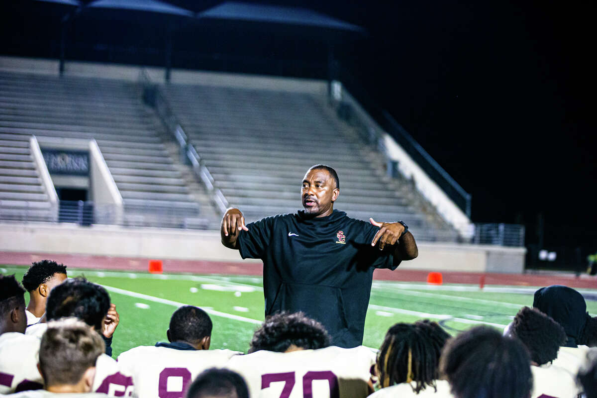 Summer Creek Bulldogs blow out Beaumont West Brook Bruins
