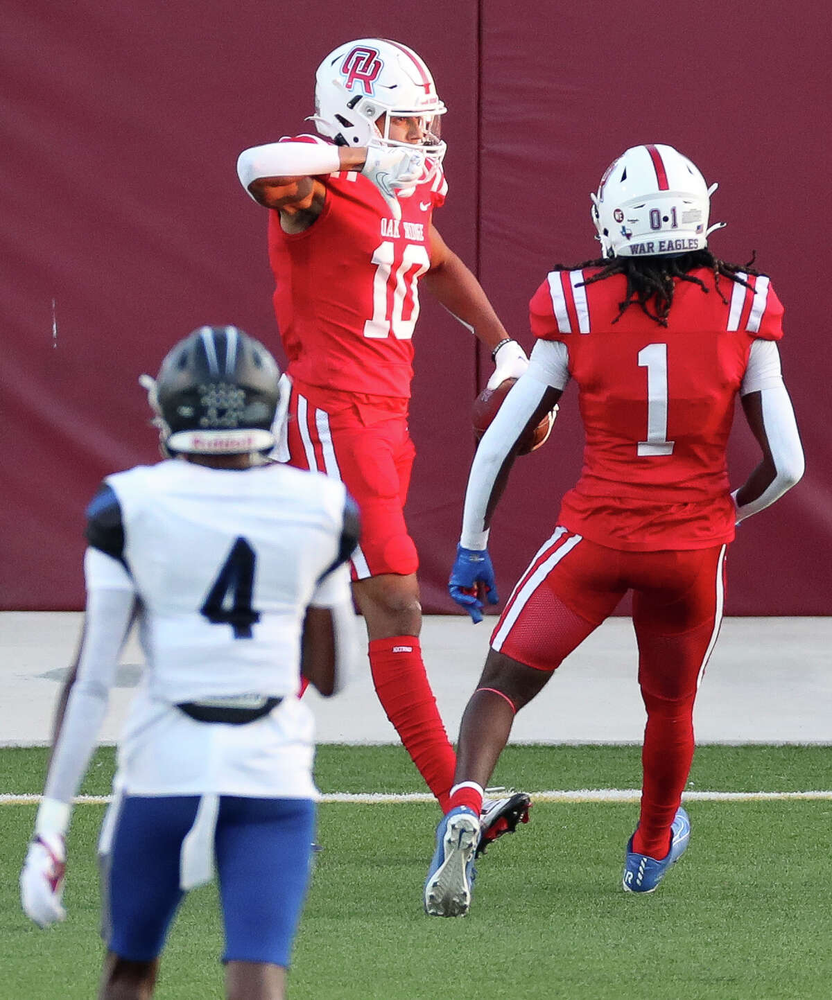 New Caney Eagles defeat Oak Ridge War Eagles