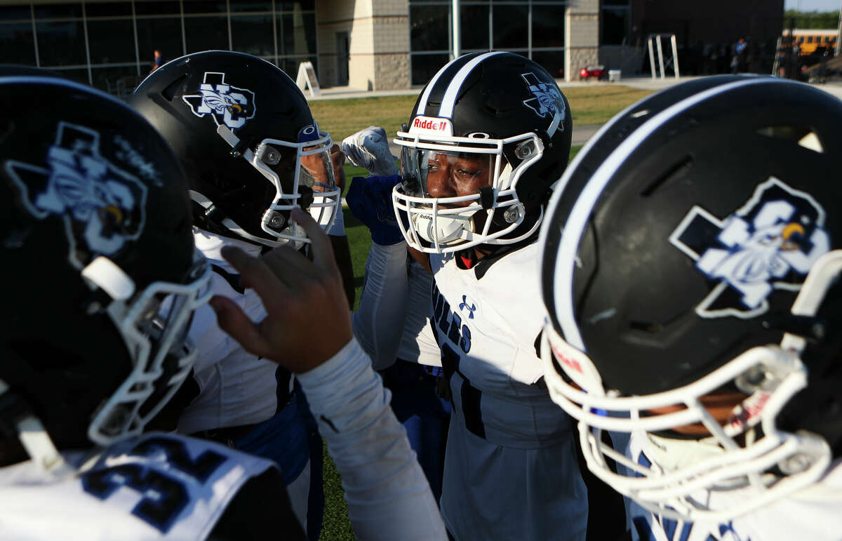 New Caney Eagles defeat Oak Ridge War Eagles