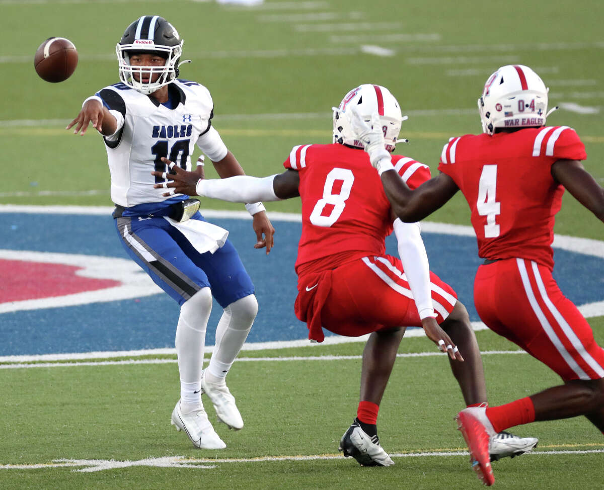 New Caney Eagles defeat Oak Ridge War Eagles