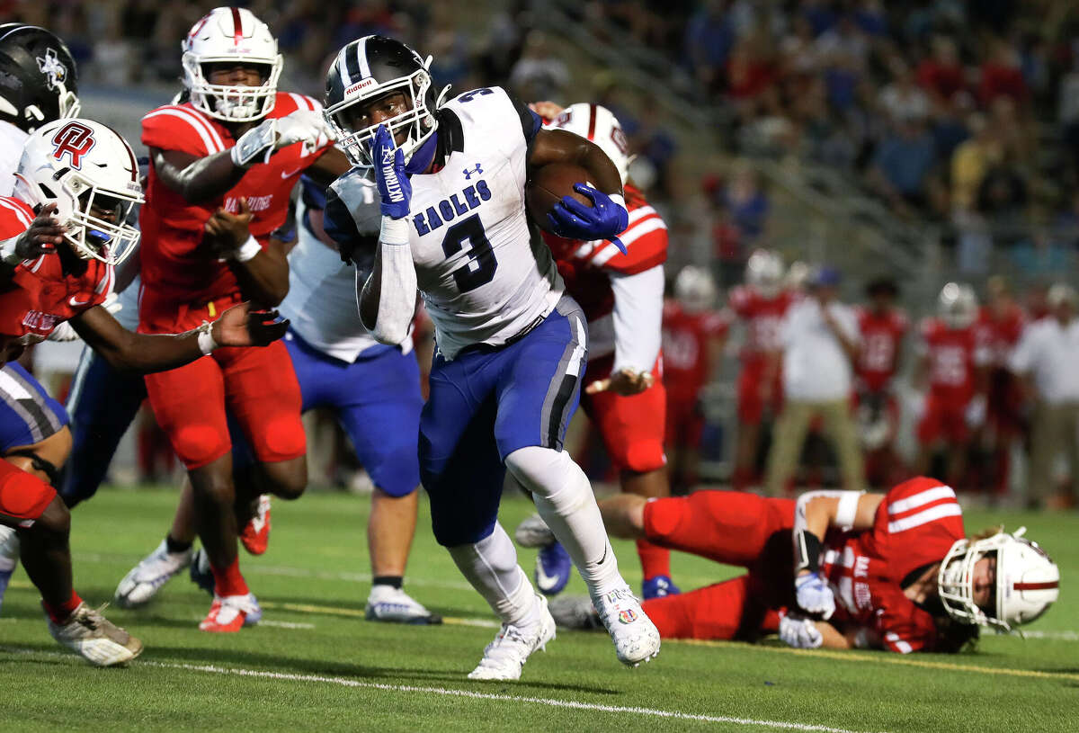 New Caney Eagles defeat Oak Ridge War Eagles