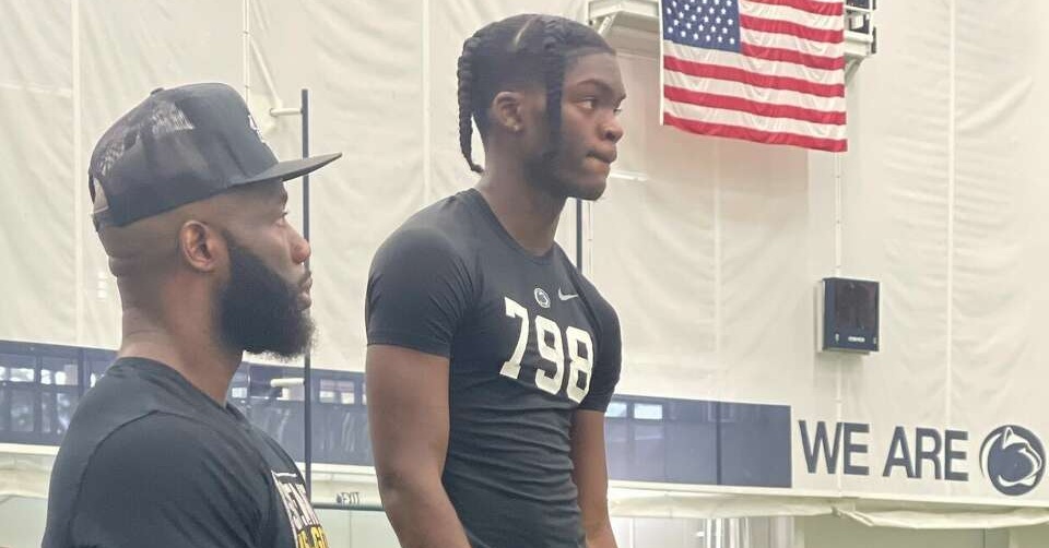 CT's Kharon Craig has football scholarship offer from Georgia