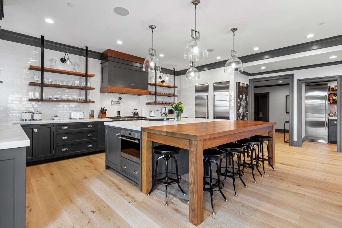 Guilford condo with Full Swing golf simulator listed for $3.5M