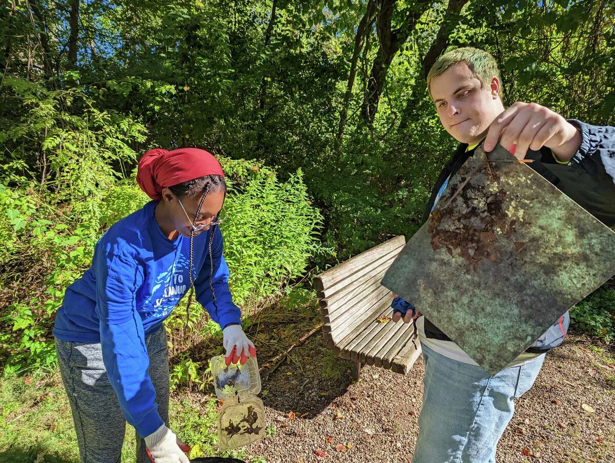 Connecticut River Conservancy Source To Sea Cleanup Scours Whole Ct River