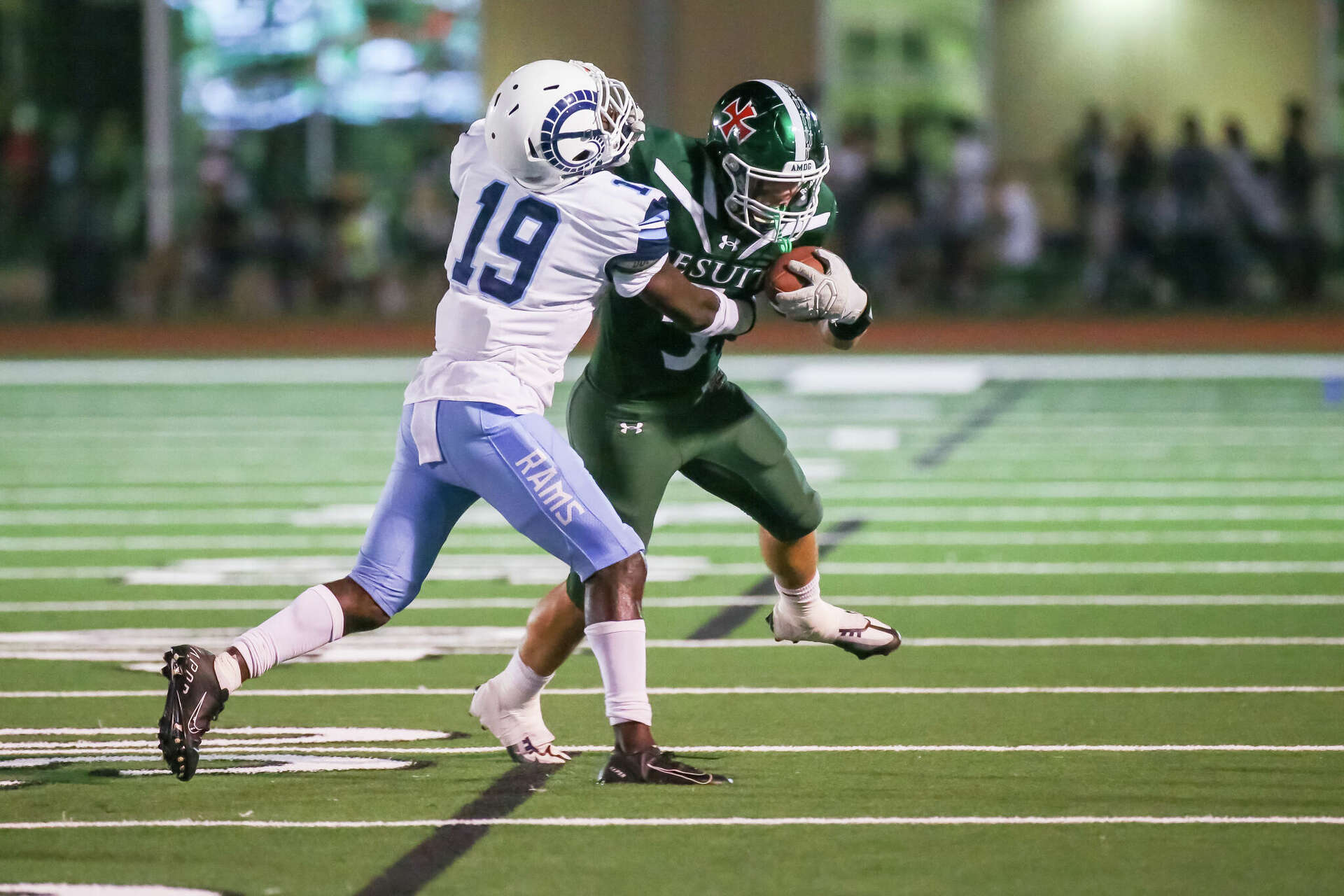 Strake Jesuit Fighting Crusaders defeat Alief Elsik Rams