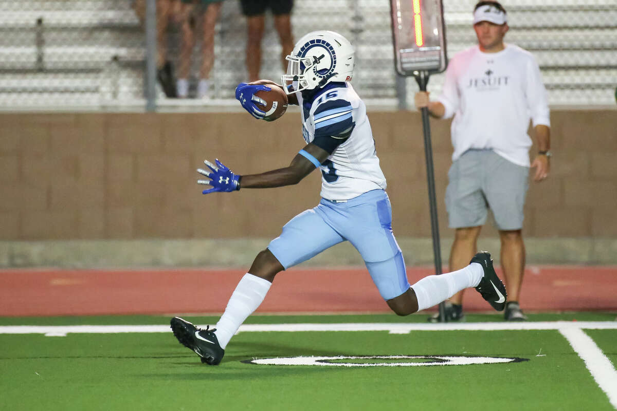Strake Jesuit Fighting Crusaders defeat Alief Elsik Rams