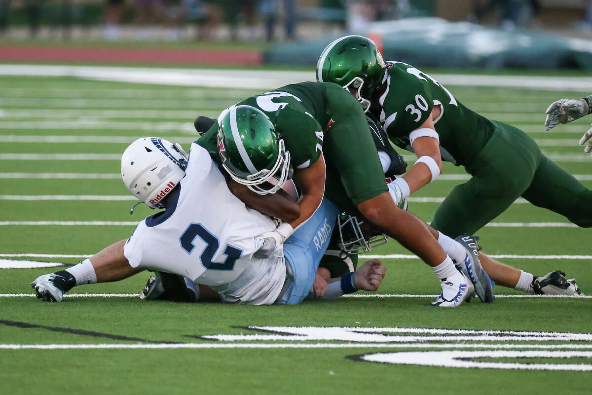 Strake Jesuit Fighting Crusaders defeat Alief Elsik Rams