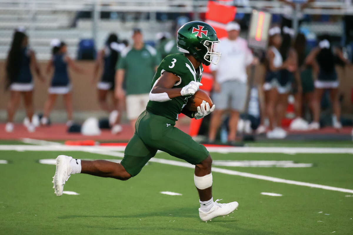 Strake Jesuit Fighting Crusaders defeat Alief Elsik Rams