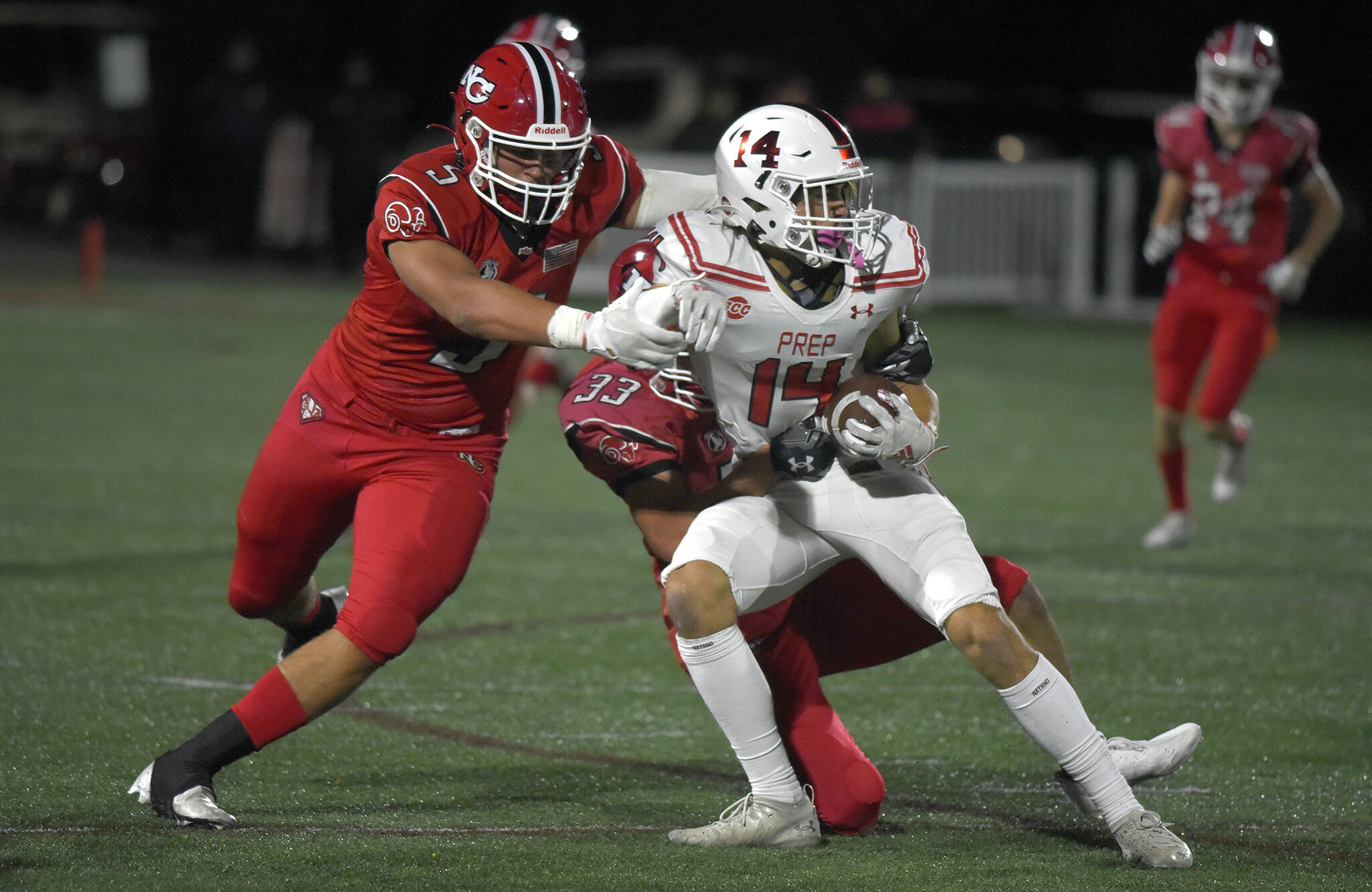 New Canaan football holds off Fairfield Prep with defensive stand