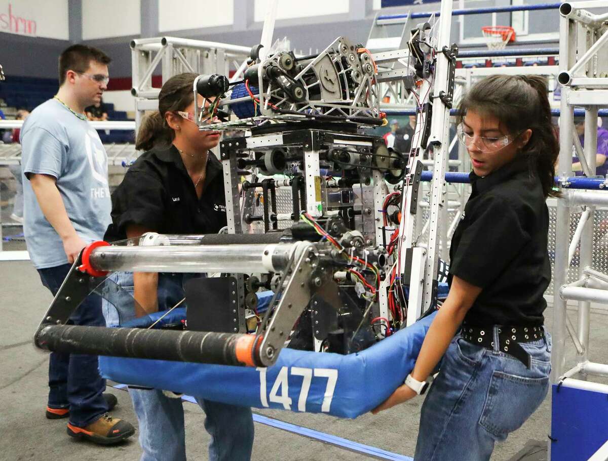 Teams gather for annual Conroe ISD robotics competition