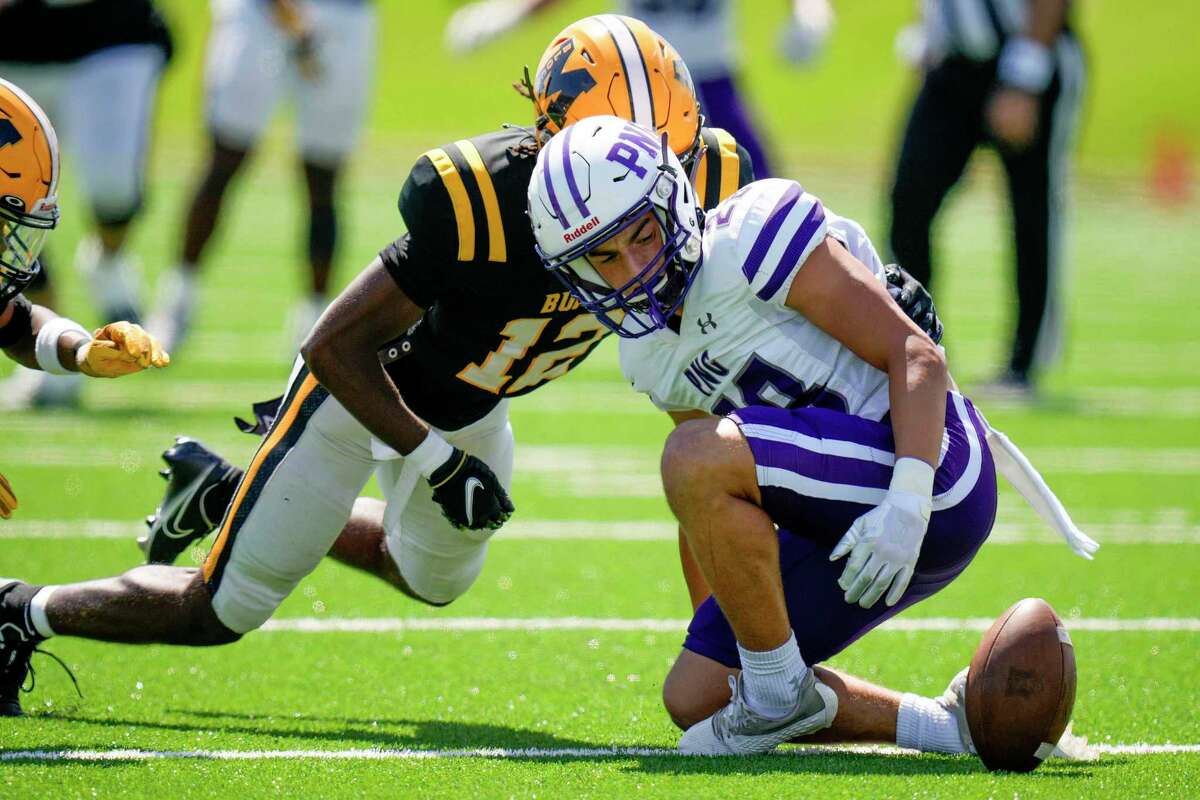 HS football: Fort Bend Marshall extends district winning streak against PNG