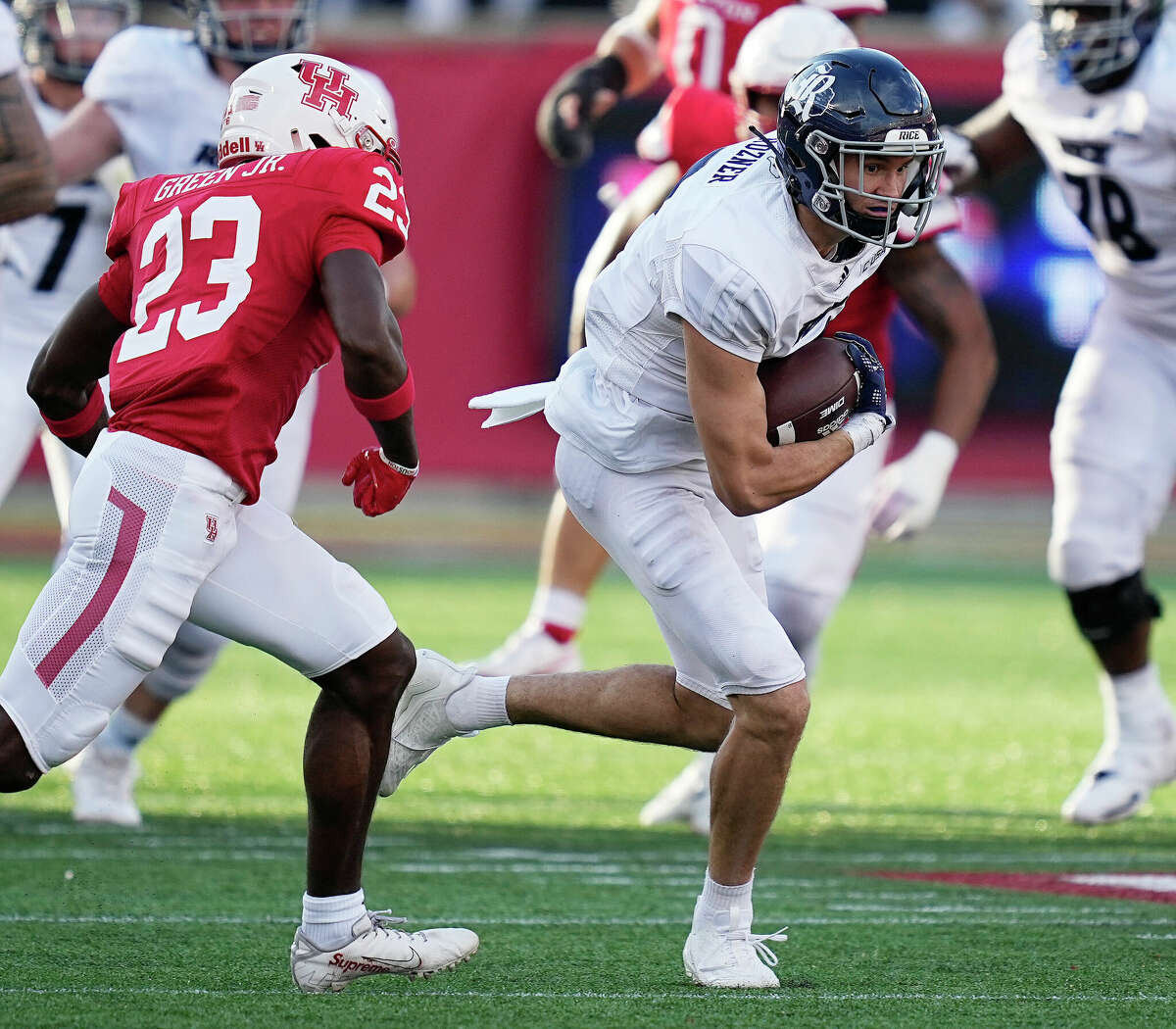 UH Cougars escape with Bayou Bucket win over Rice Owls