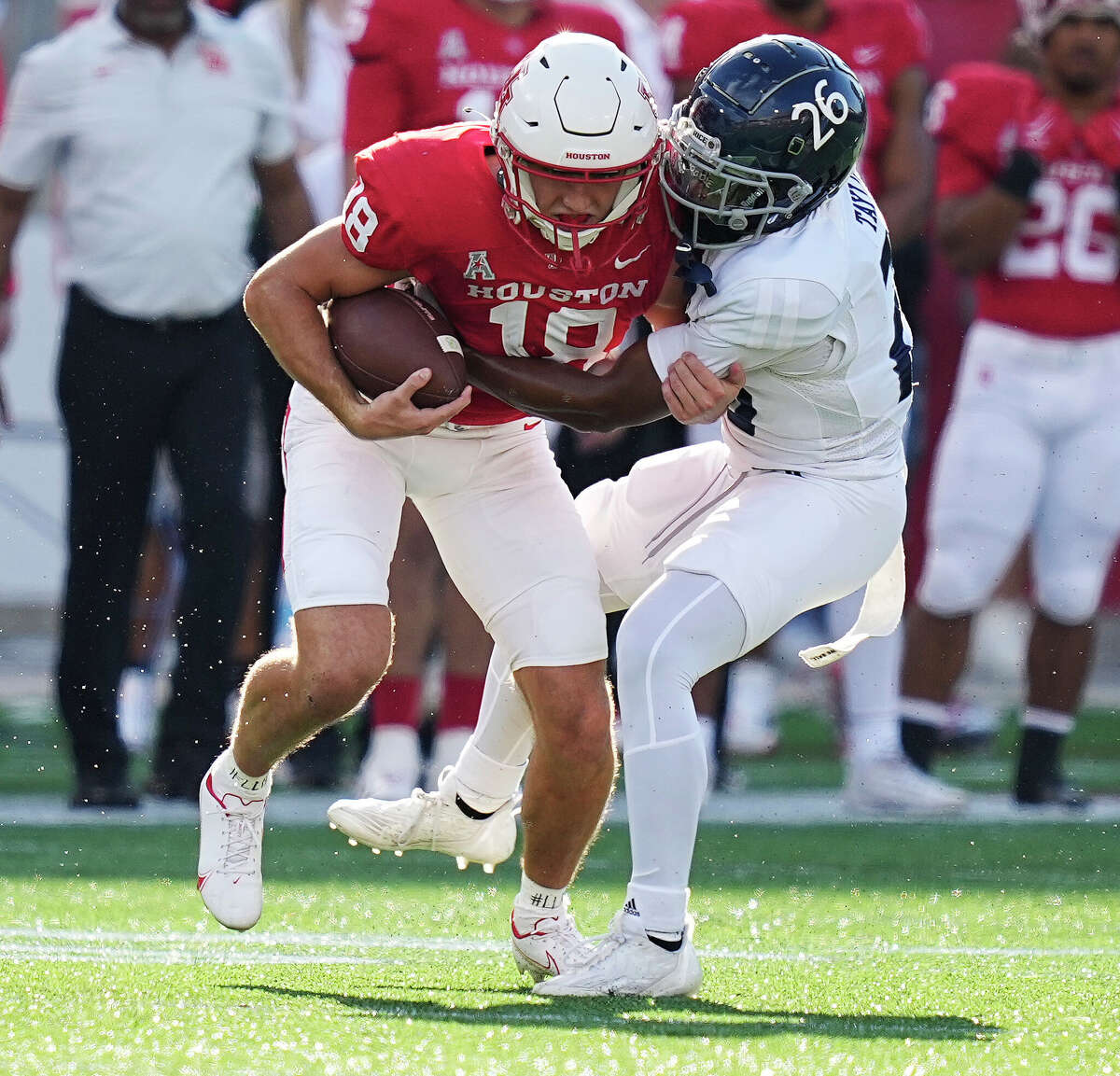 UH Cougars escape with Bayou Bucket win over Rice Owls