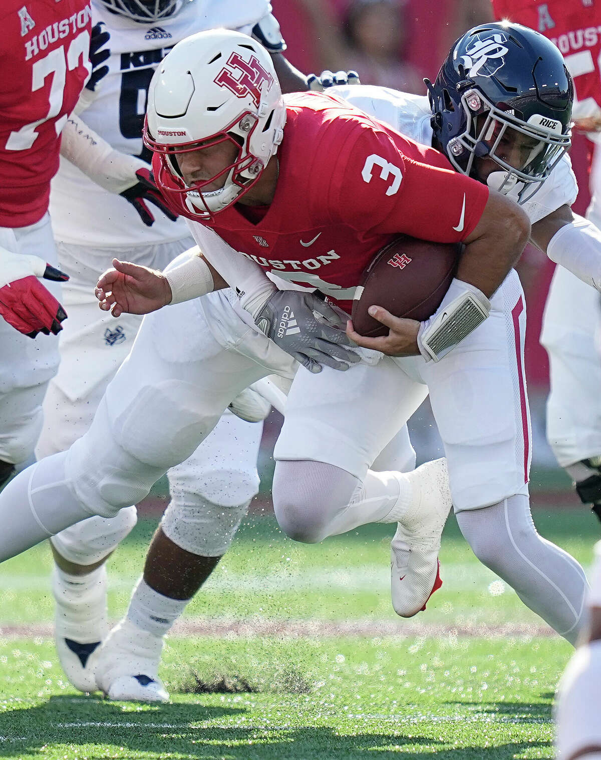 UH Cougars escape with Bayou Bucket win over Rice Owls