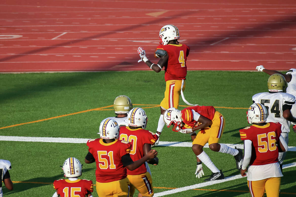 Yates Lions defeat North Forest Bulldogs for first win