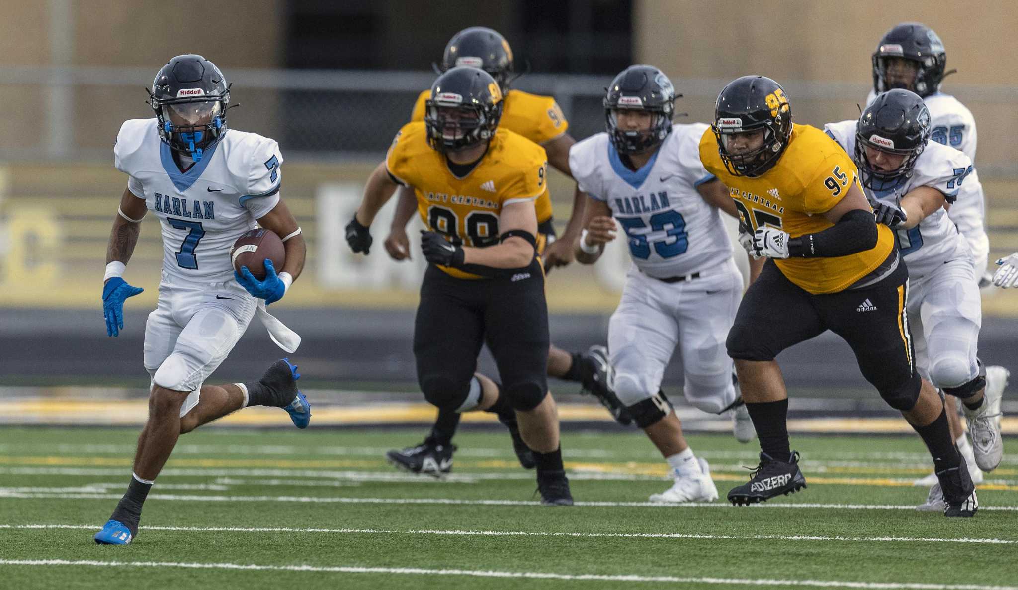 Football: Harlan’s Gonzales, Boerne’s Hendrix earn E-N’s top weekly honors
