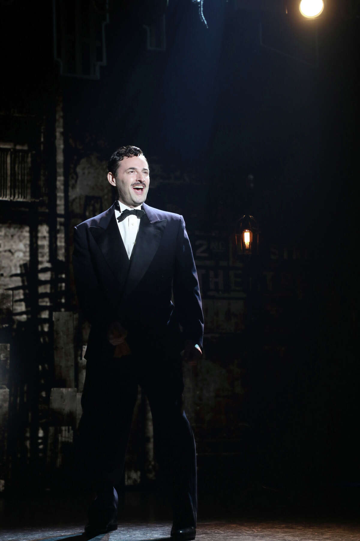 'This is Us' actor stars in CT production of '42nd Street'