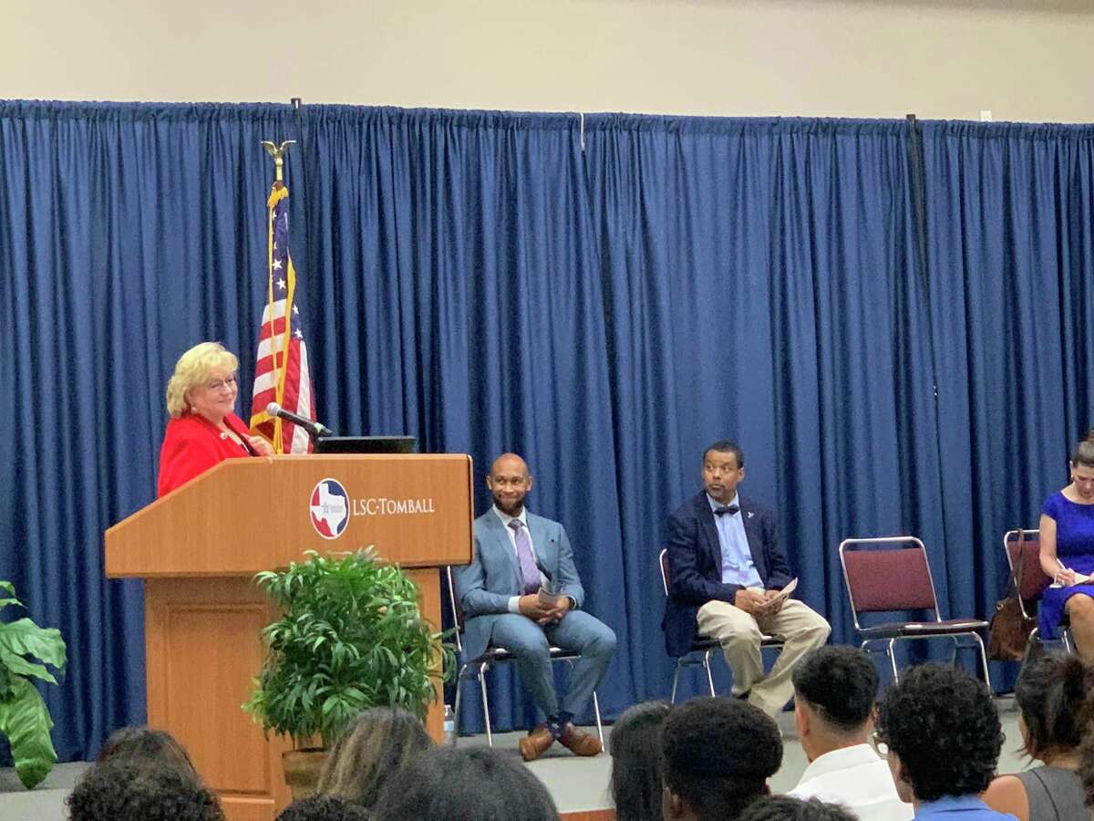 Over 60 people sworn in as U.S. citizens during ceremony in Tomball