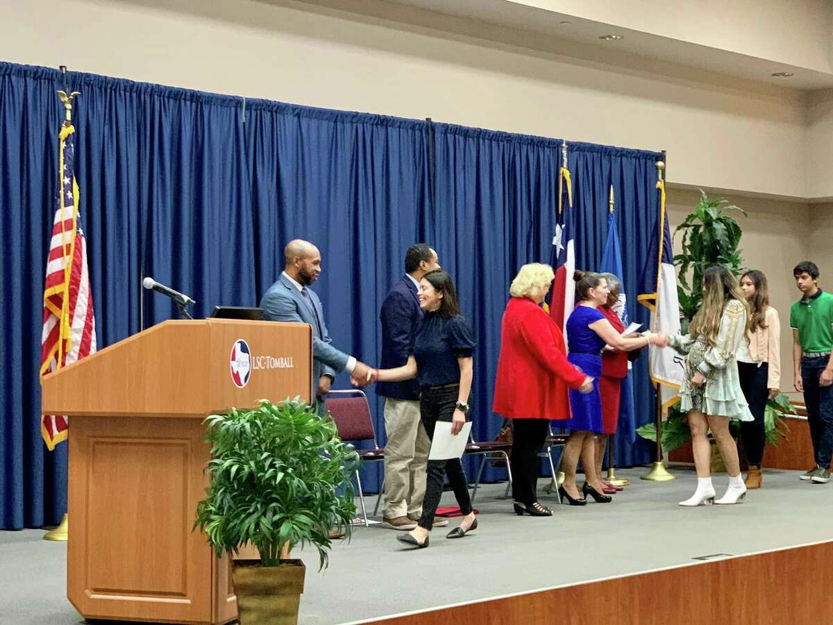 Over 60 people sworn in as U.S. citizens during ceremony in Tomball