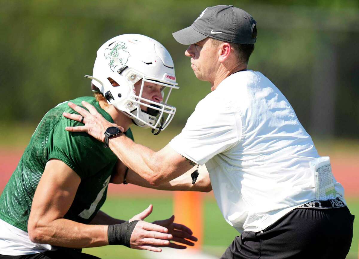High school football: Kingwood Park, La Porte to face off