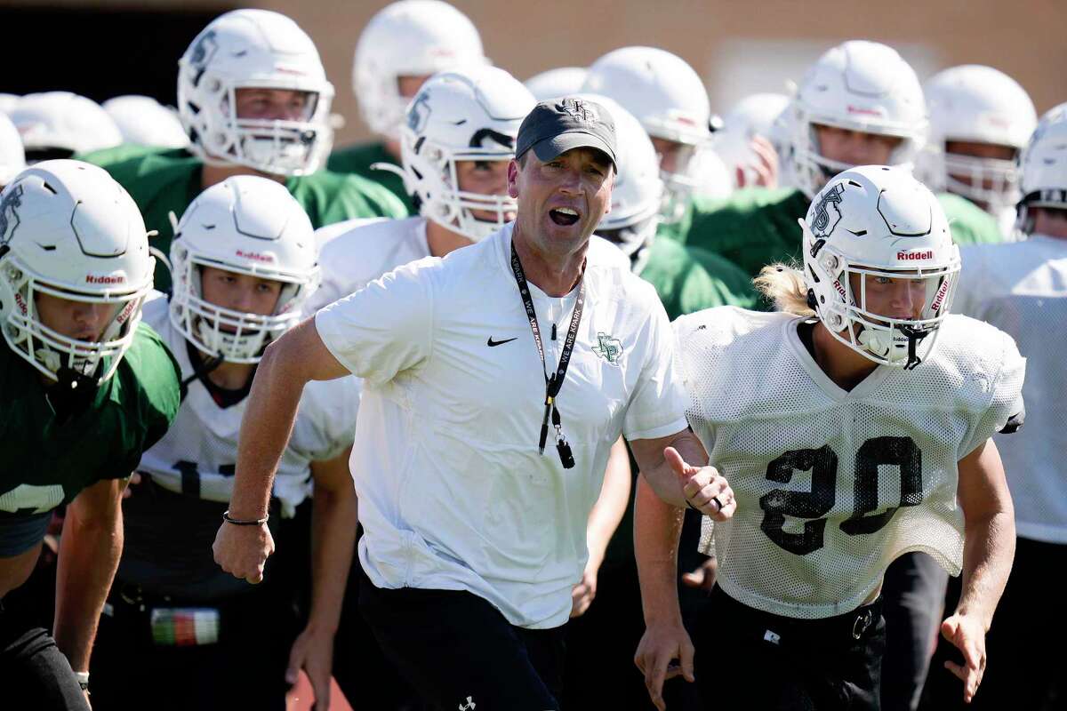 High school football: Kingwood Park, La Porte to face off