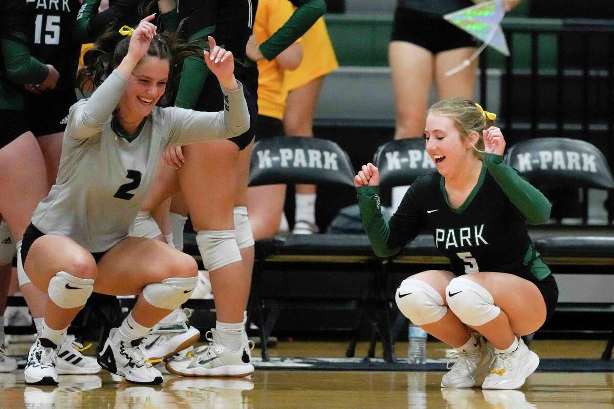 HS volleyball: Kingwood Park remains undefeated in district play after sweep of Huntsville